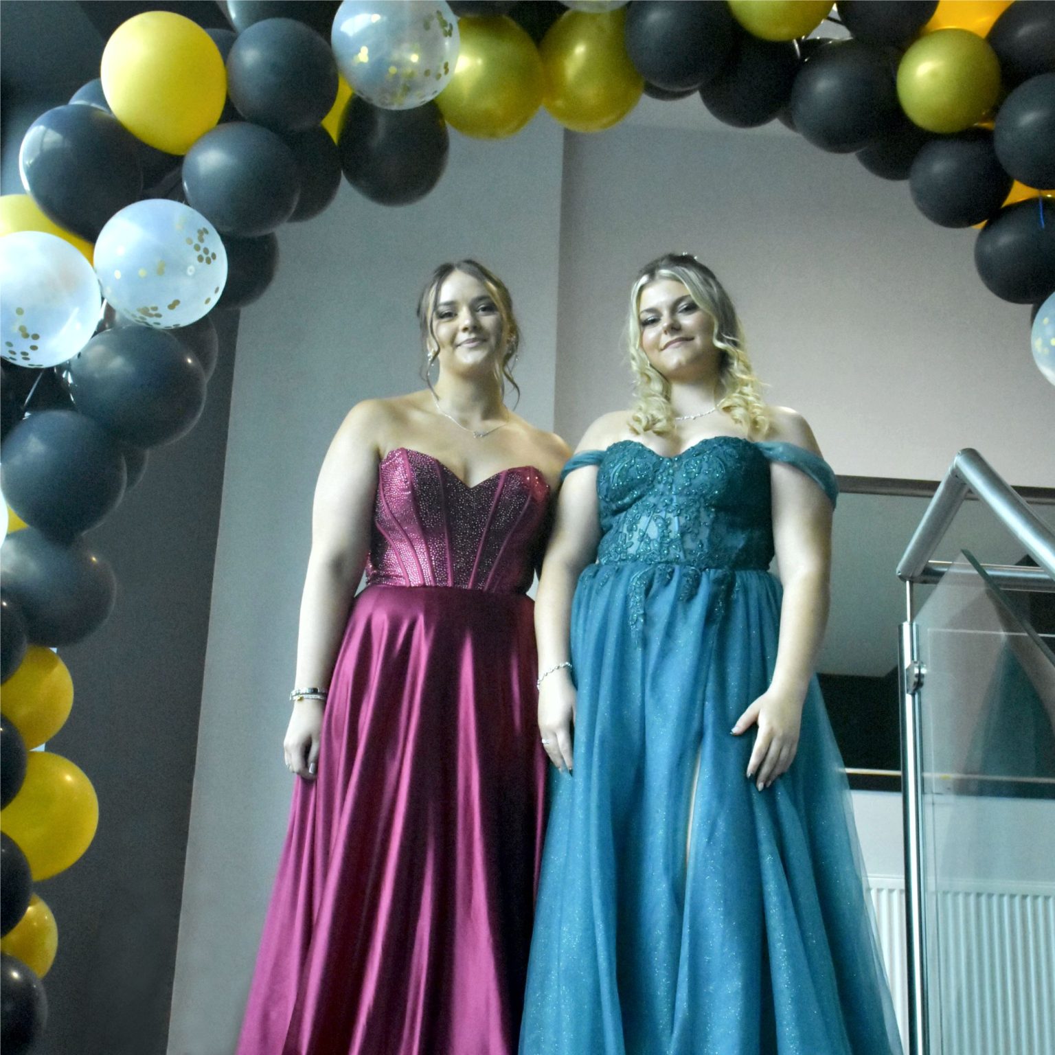 Year 11 celebrate in style at their end of year Prom – Cowley Academy