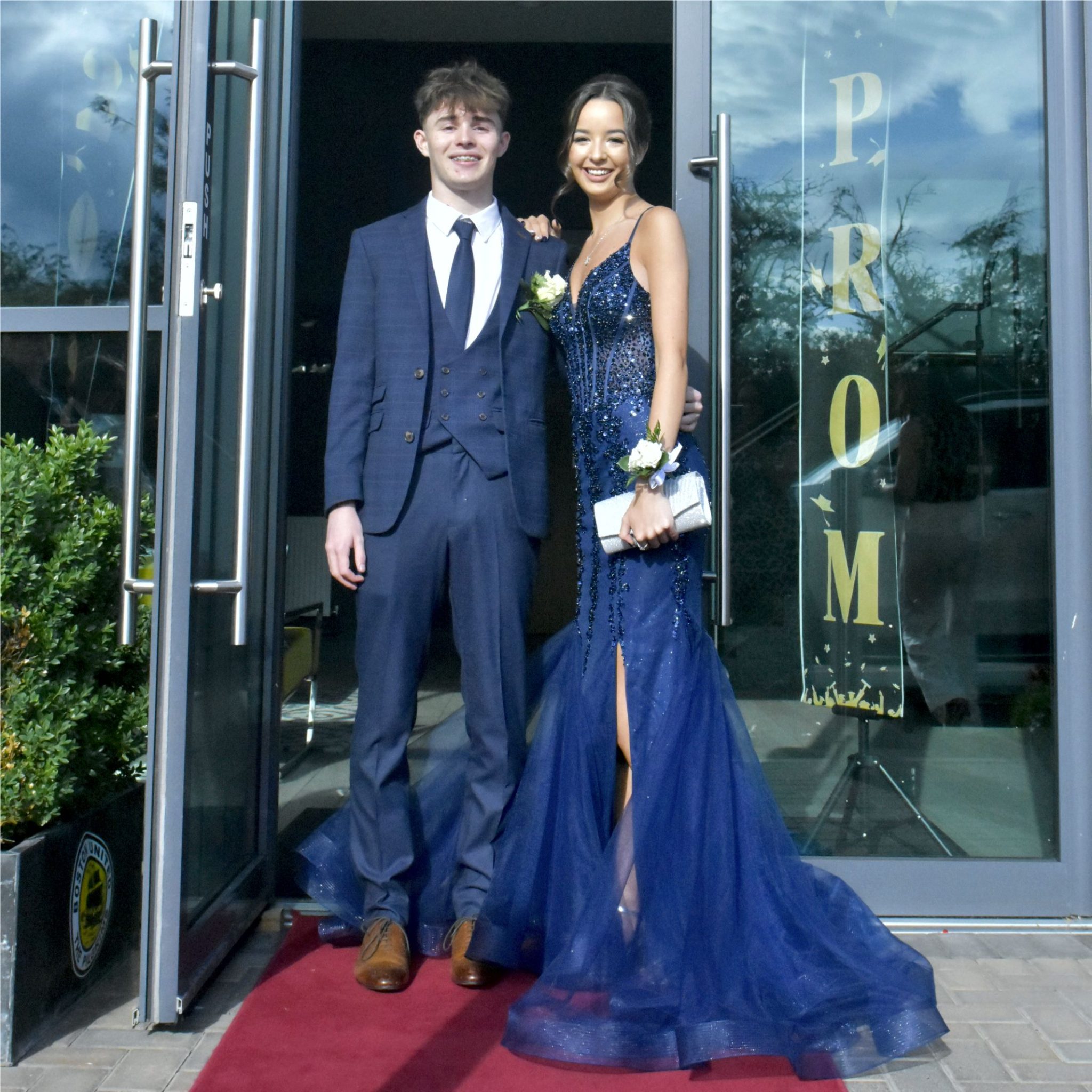 Year 11 celebrate in style at their end of year Prom – Cowley Academy
