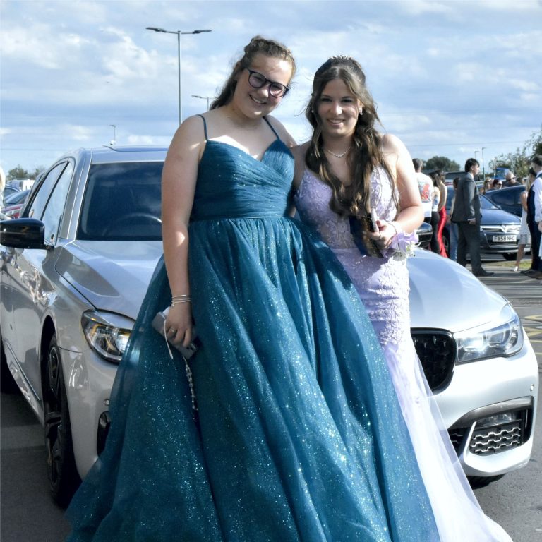 Year 11 celebrate in style at their end of year Prom – Cowley Academy