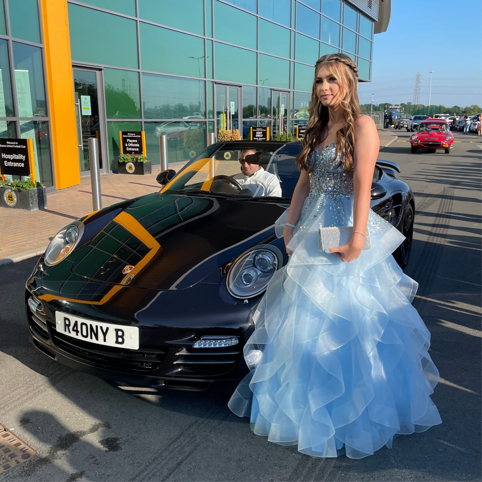 Year 11 celebrate in style at their end of year Prom – Cowley Academy