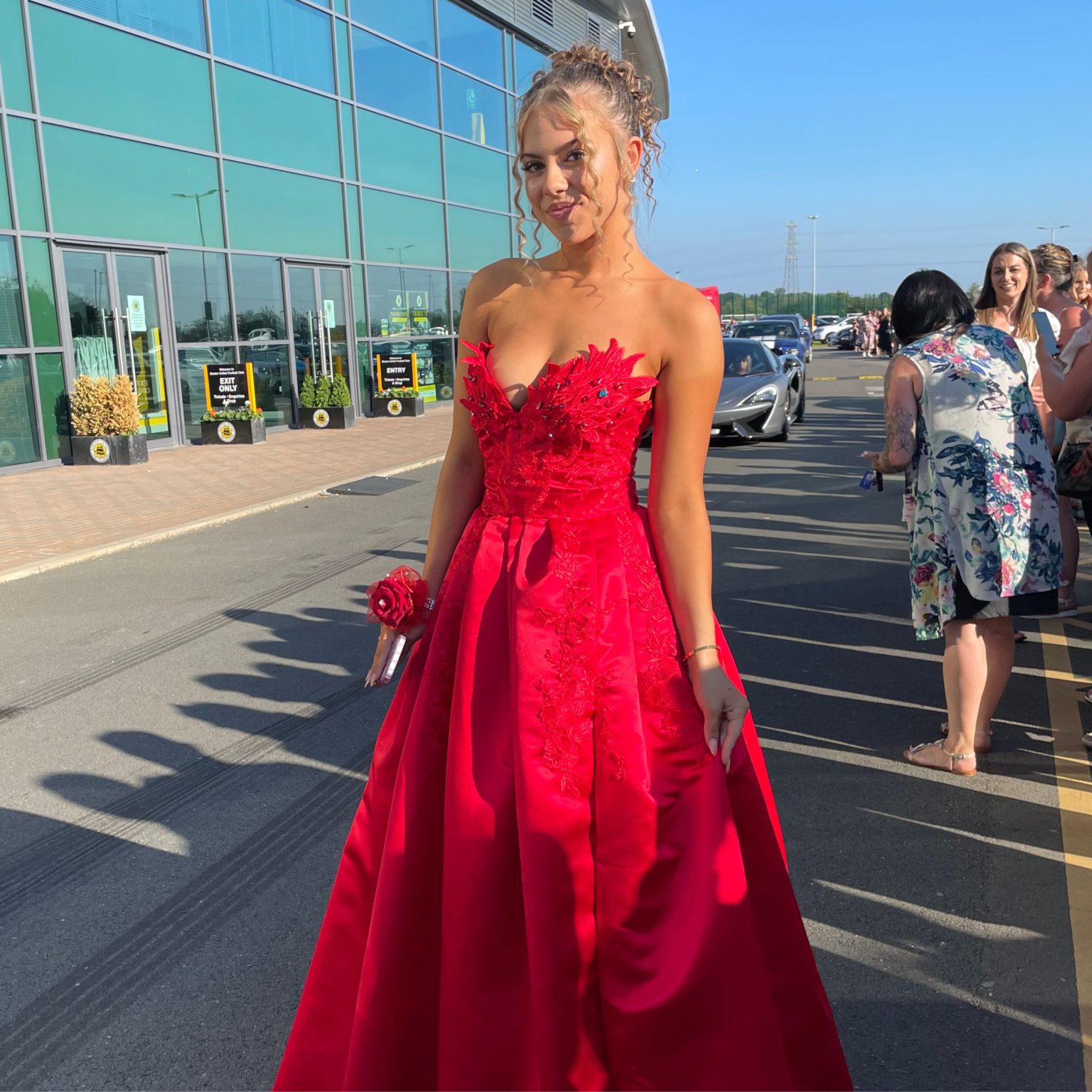 Year 11 celebrate in style at their end of year Prom – Cowley Academy