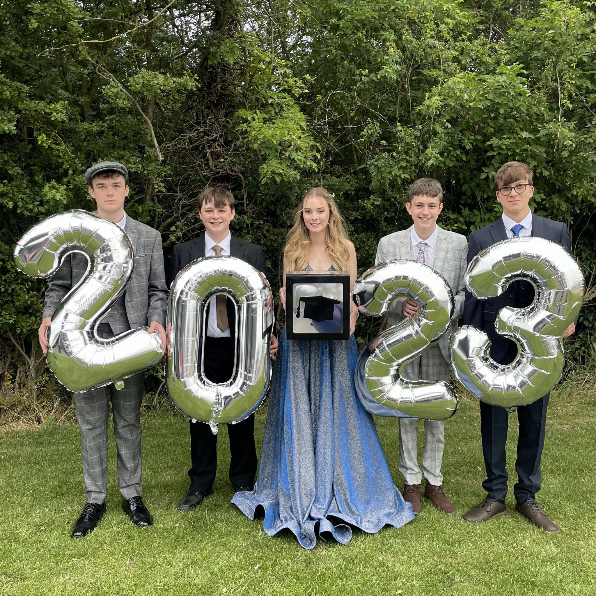 Year 11 celebrate in style at their end of year Prom – Cowley Academy