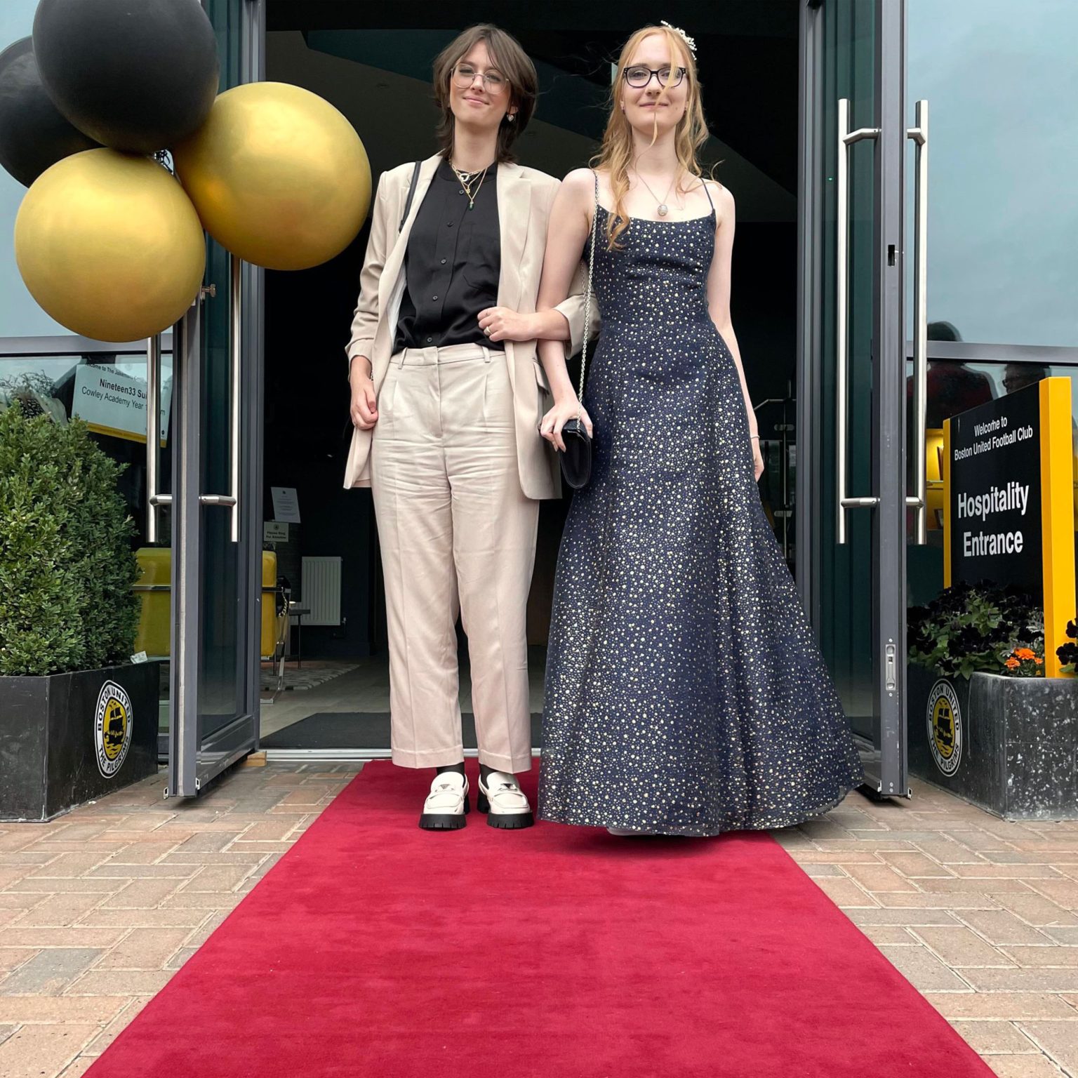 Year 11 celebrate in style at their end of year Prom – Cowley Academy