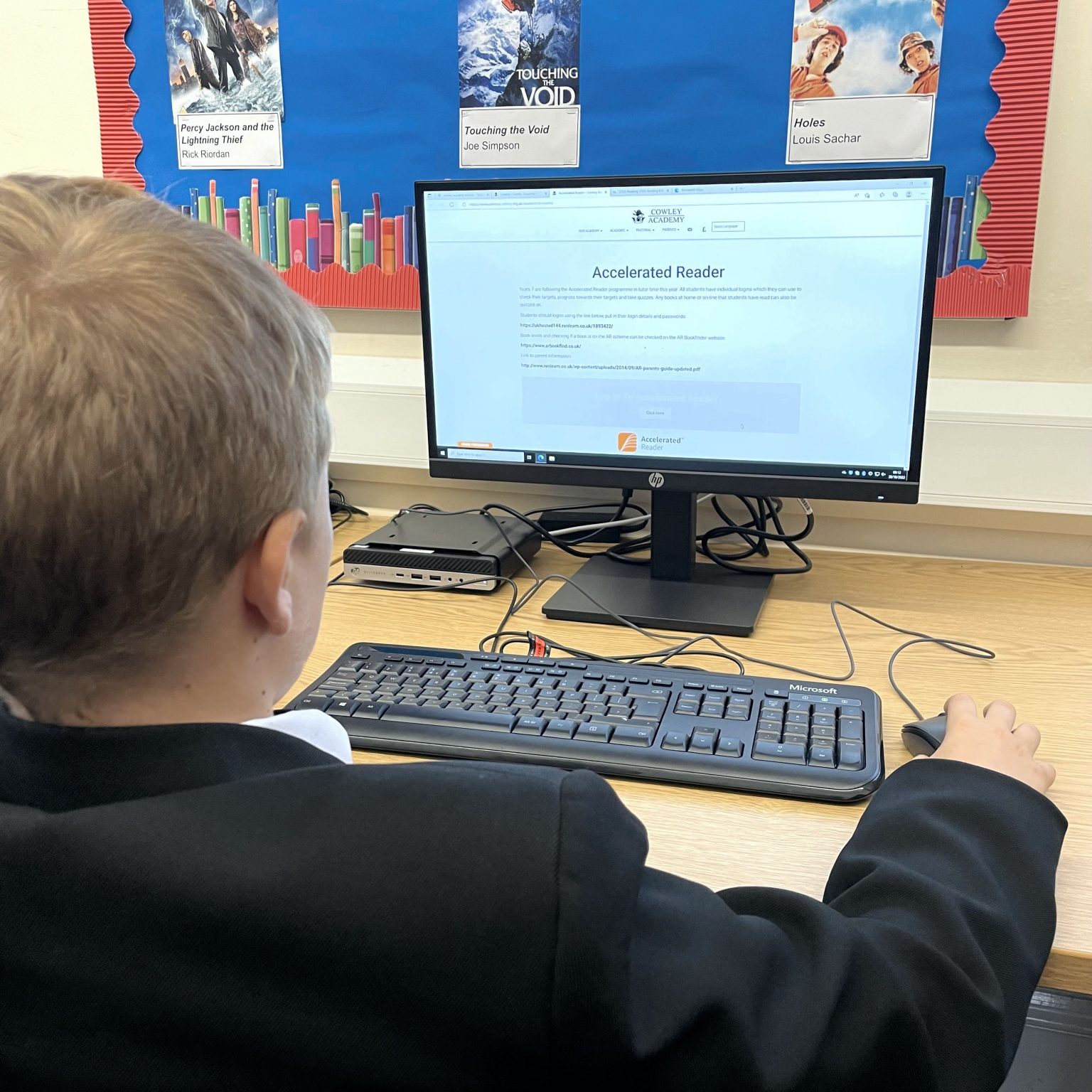 New school library now has over 4,000 books to choose from – Cowley Academy